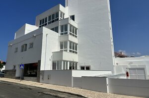 Hotel Búzio (Avenida 25 de Abril No:14), otel  Sines'ten