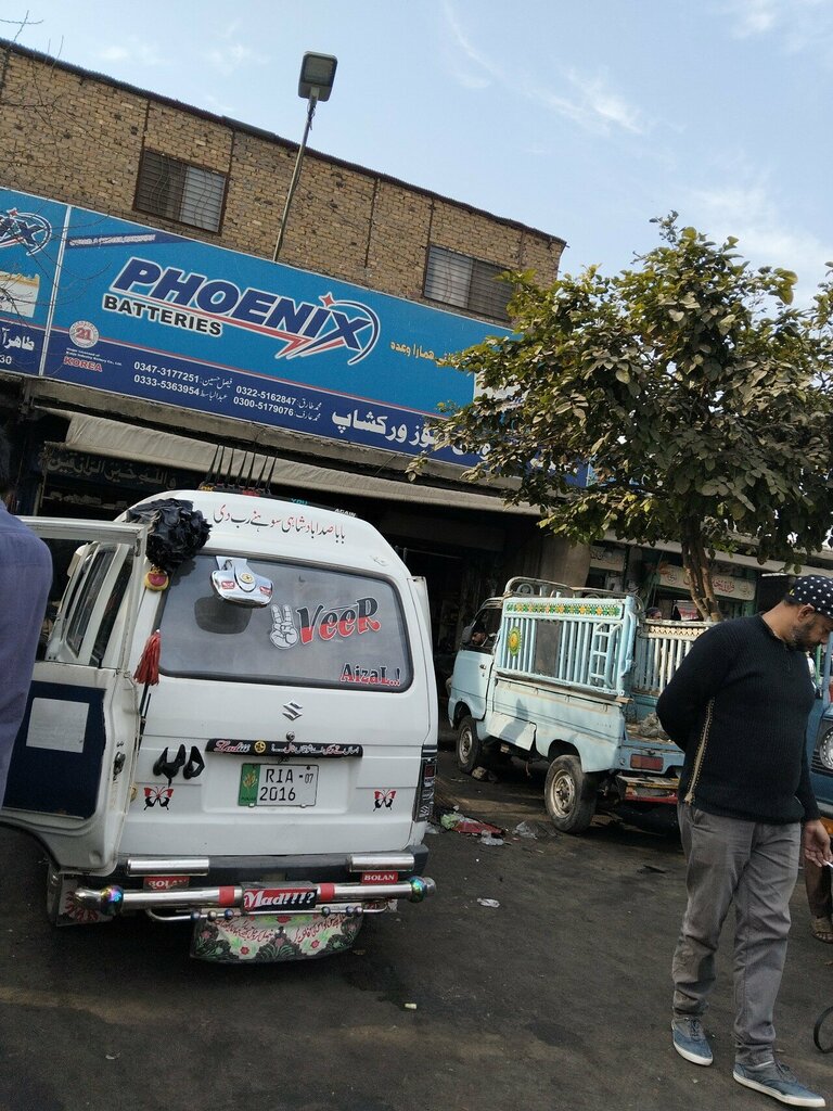 Otomobil yedek parçaları Hanif Suzuki Auto Body Parts, Rawalpindi, foto