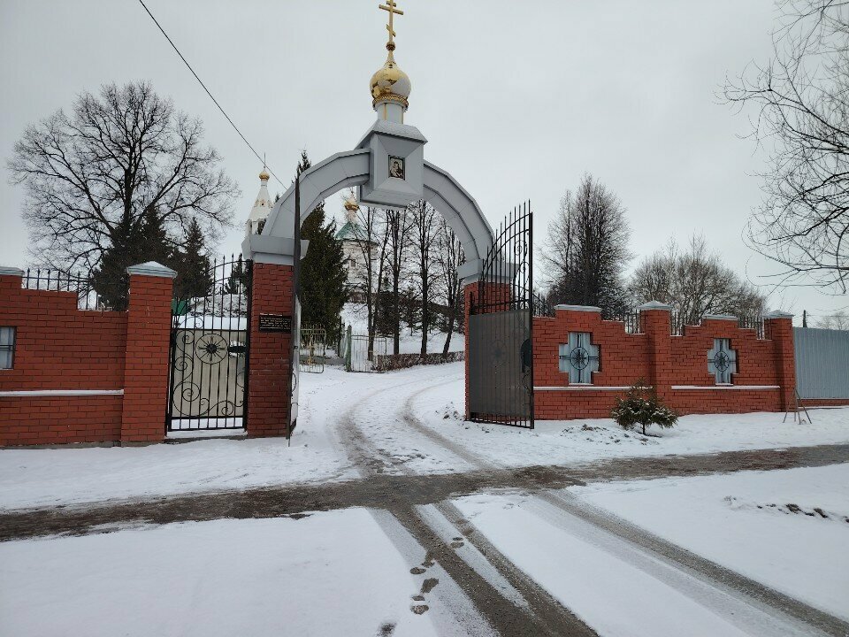 Mezarlıklar Кладбище Спасо-Преображенского женского монастыря, Cheboksary, foto