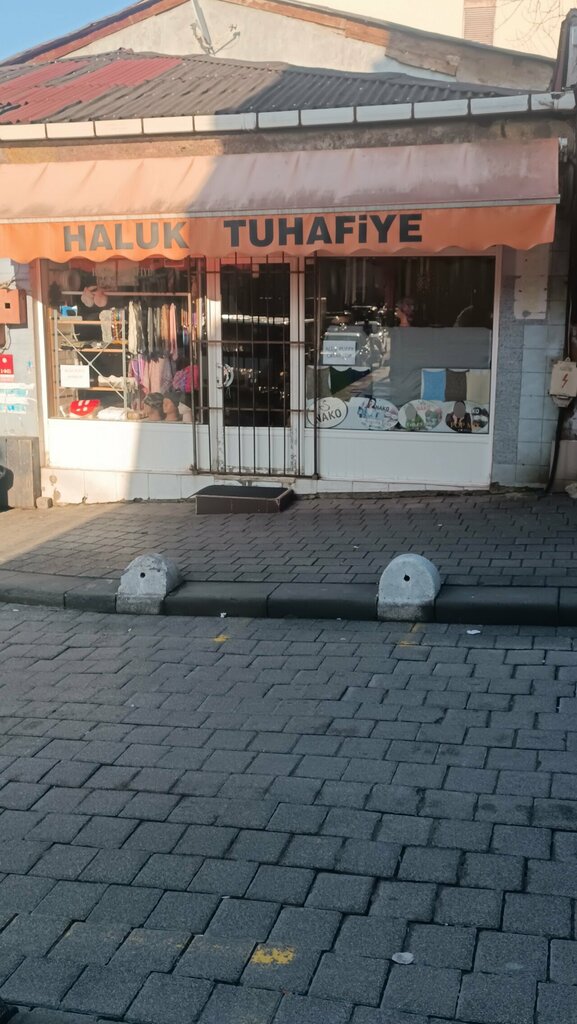 Tuhafiyeler Haluk, İstanbul, foto