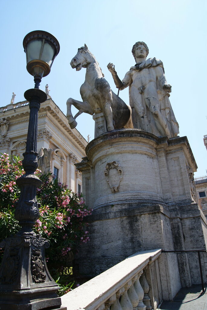 Anıt, heykel Castore, Roma, foto