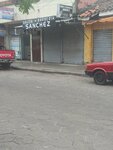 Sanchez Salon & Barber Shop (Santa Cruz de la Sierra, Distrito Municipal 11, Avenida Isabel La Católica, 409), berberler  Bolivya'dan
