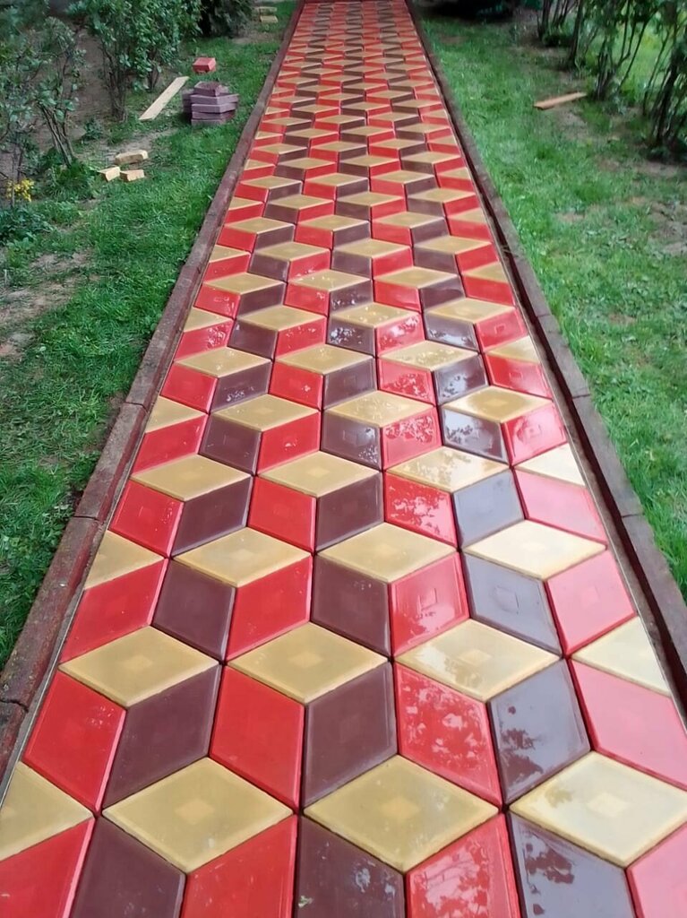 Kaldırım taşları Kronstroi, Medyn, foto