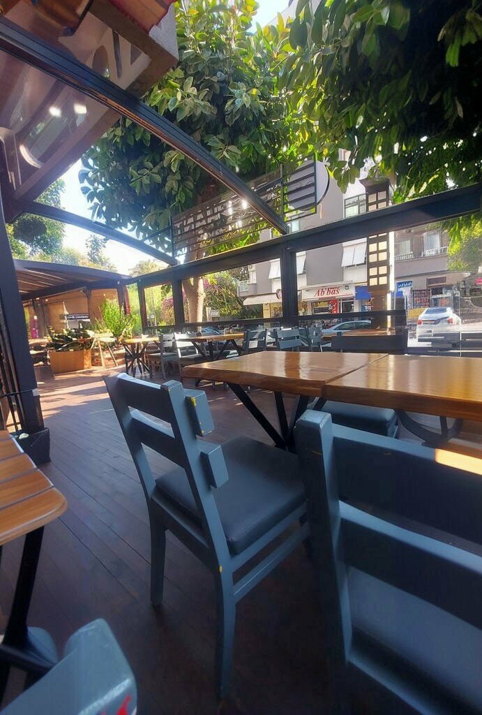 Bar Jr. Elephant, Mersin, foto