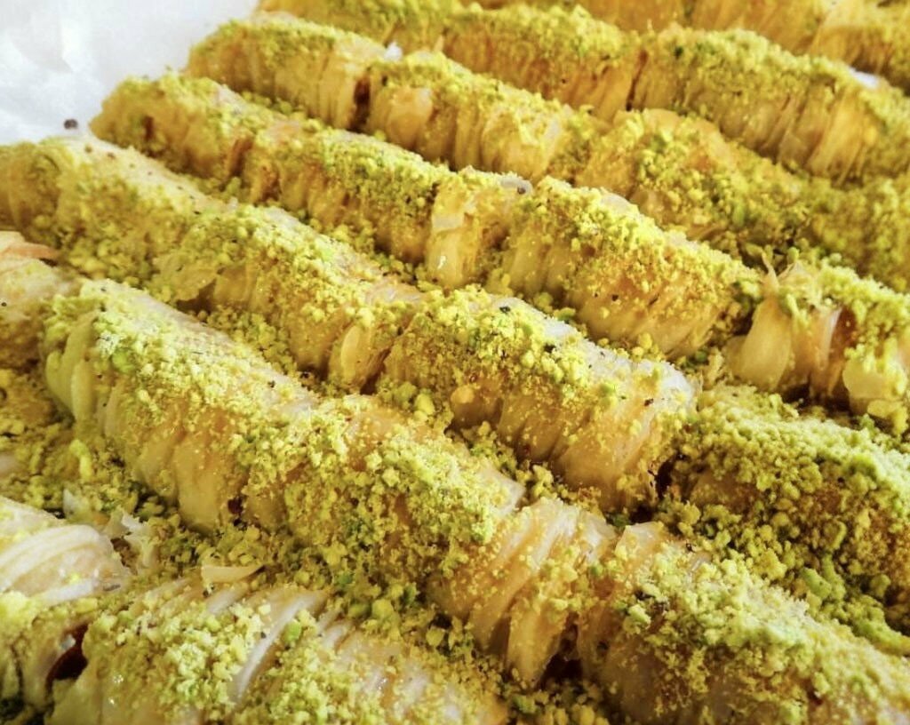 Pasta, şekerleme ve tatlı Çalıkuşu Baklava, Manisa, foto