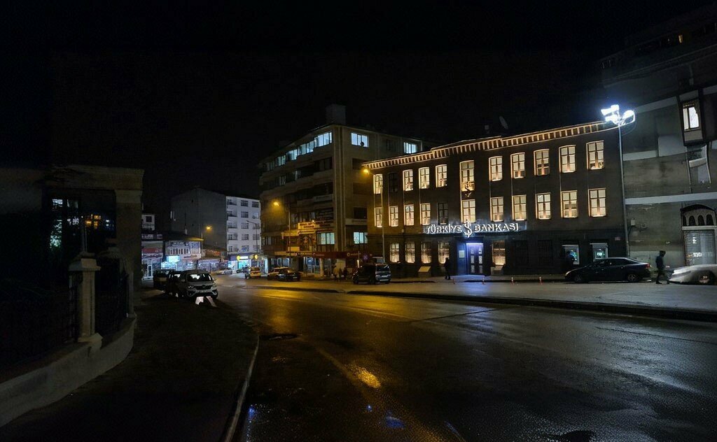 Banka Türkiye İş Bankası Erzurum Şubesi, Erzurum, foto