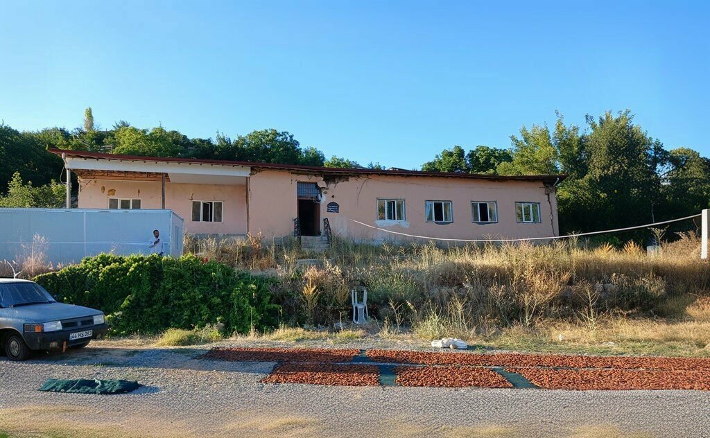 Otel Polatderesi Köyü Muhtarlığı, Doğanşehir, foto