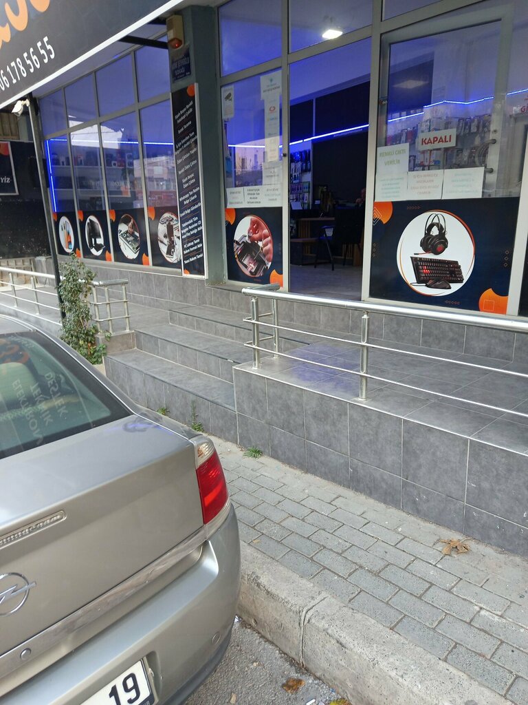 Bilgisayar teknik servisleri 38 & 35 Bilgisayar Tamiri, İzmir, foto