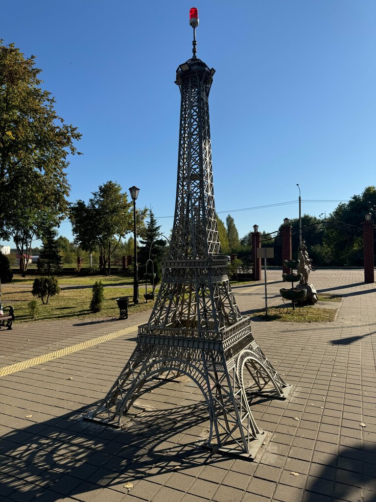 Turistik yerler Эйфелева башня, Zaslavl, foto