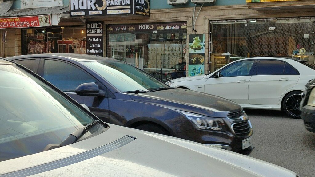Kozmetik ve parfümeri mağazaları Nur, Bakü, foto