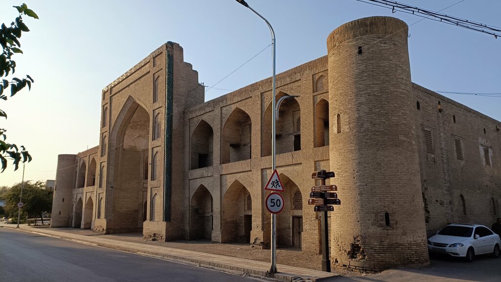 Turistik yerler Molla Tursuncan Medresesi, Buhara, foto