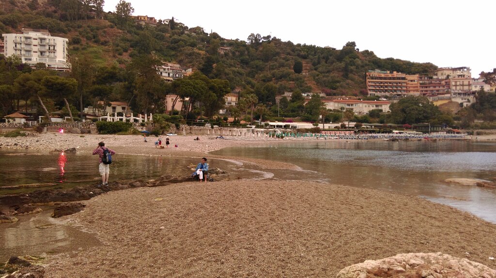Plaj Isola Bella, Sicilya, foto