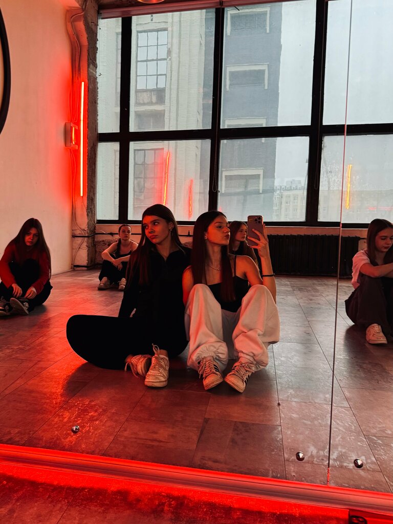 Dans okulları Qwiners Girls Club, Minsk, foto