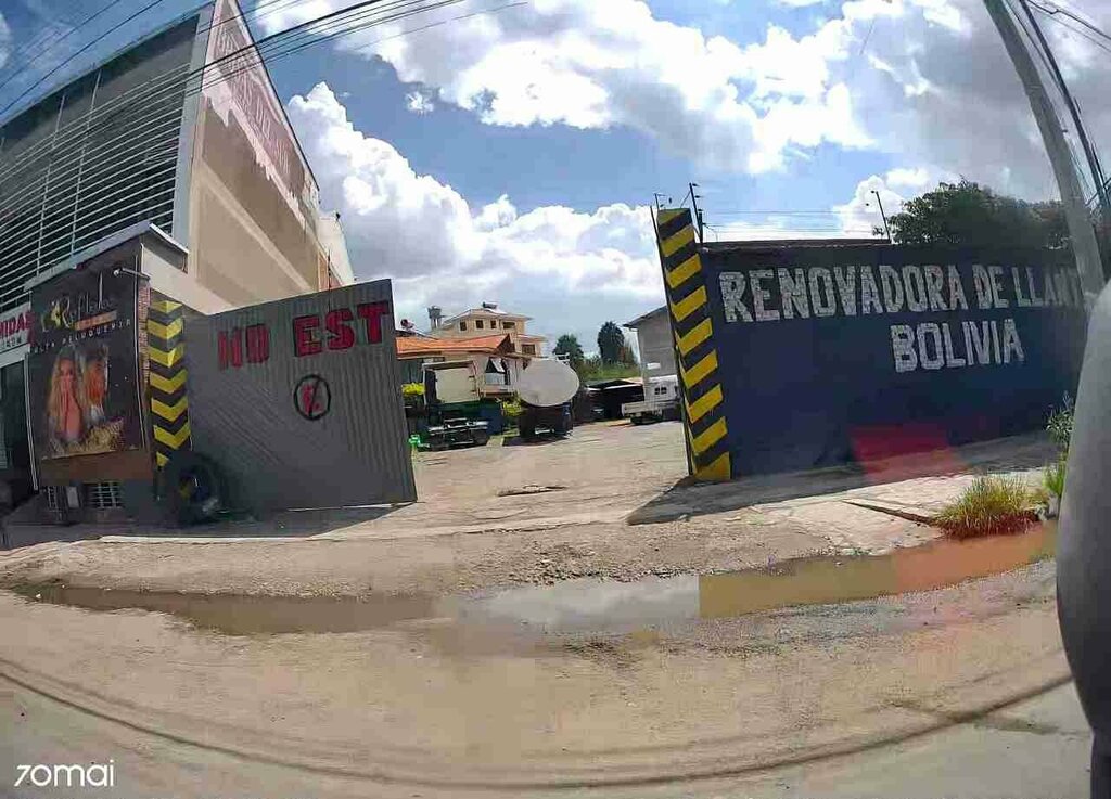 Oto döşeme Tire Renovator, Cochabamba, foto