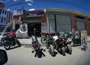 Taller Moto motor (Department of La Paz, Provincia Murillo, El Alto, Chiji Phina), otomobil servisi  El Alto'dan
