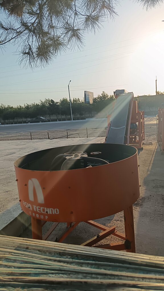 i̇nşaat makinaları ve ekipmanları Techno Trade Centre, Buhara, foto