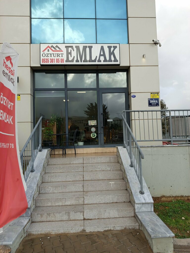 Emlak ofisi Özyurt Emlak, İzmir, foto