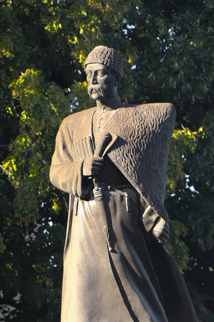 Park, sokak heykeli Памятник Коста Хетагурову, Chinval, foto