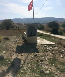 Park, sokak heykeli İdris Çeşmesi, Selendi, foto