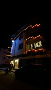 Safir Suit Otel (Aydın, Nazilli, Ziya Gökalp Cad., 55), otel  Nazilli'den