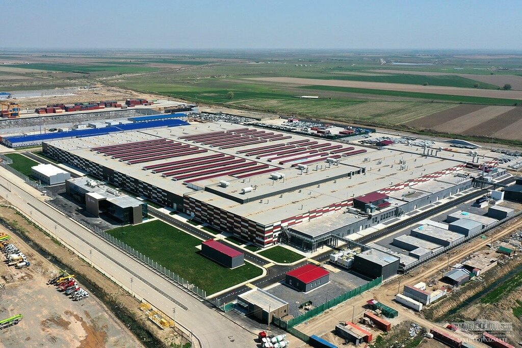 Otomobil fabrikaları Adm Jizzakh, Cizzak eyaleti, foto