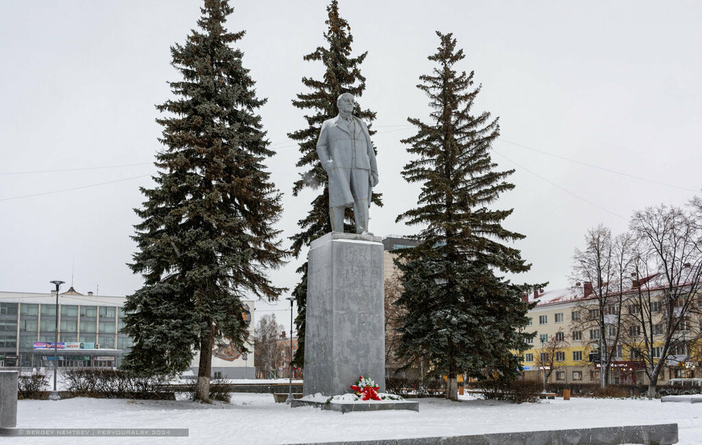 Anıt, heykel В.И. Ленин, Pervouralsk, foto