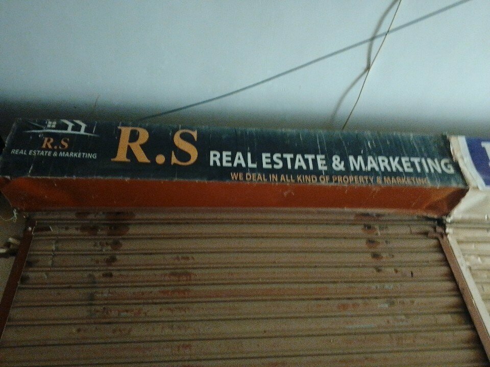 Emlak ofisi R. S Real Estate, Karaçi, foto