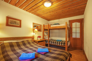 Tsarevichi, Gostevoy Dom (Republic of Karelia, Prionezhskiy rayon, Shuyskoye selskoye poseleniye, derevnya Tsarevichi), otel  Karelya Cumhuriyeti'nden