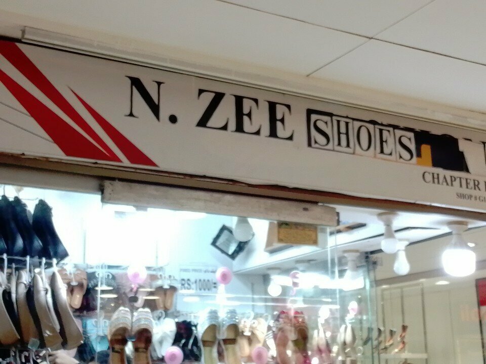 Ayakkabı mağazaları N. zee, Karaçi, foto