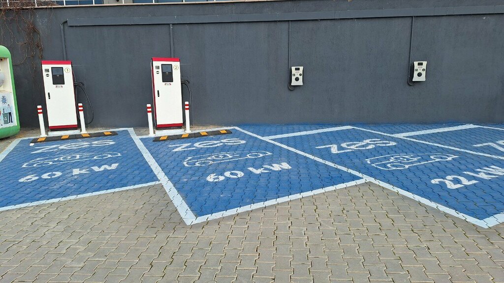 Elektrikli oto şarj istasyonları Zes Elektrikli Şarj İstasyonu, Konya, foto