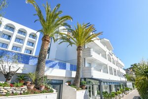 Perla (Herceg Novi Municipality, Herceg Novi, Šetalište 5 Danica 98), otel  Herceg Novi'den