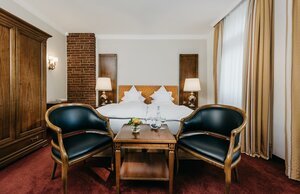Romantik Hotel Gebhards (Lower Saxony, Goettingen, Goethe-Allee), otel  Gettingen'den