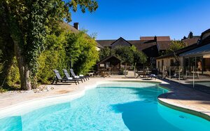 Relais de la Source (Bourgogne-Franche-Comté, Côte-d'Or, Arrondissement de Dijon, Saint-Seine-l'Abbaye, Rue Carnot, 7), otel