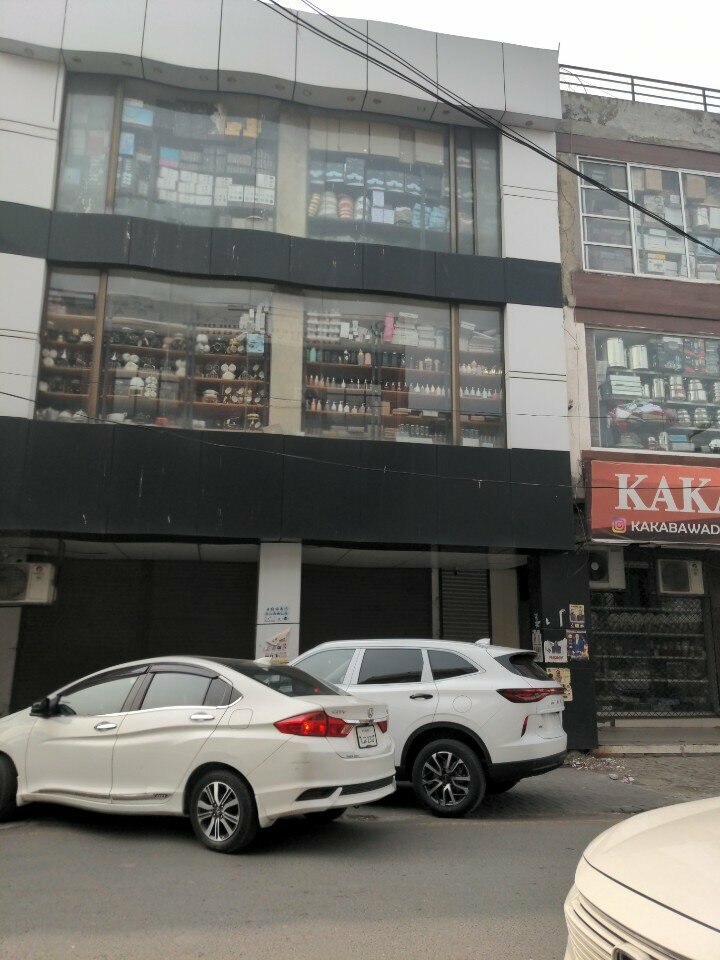 Toptan züccaciye Kaka baba crockery store, Lahor, foto