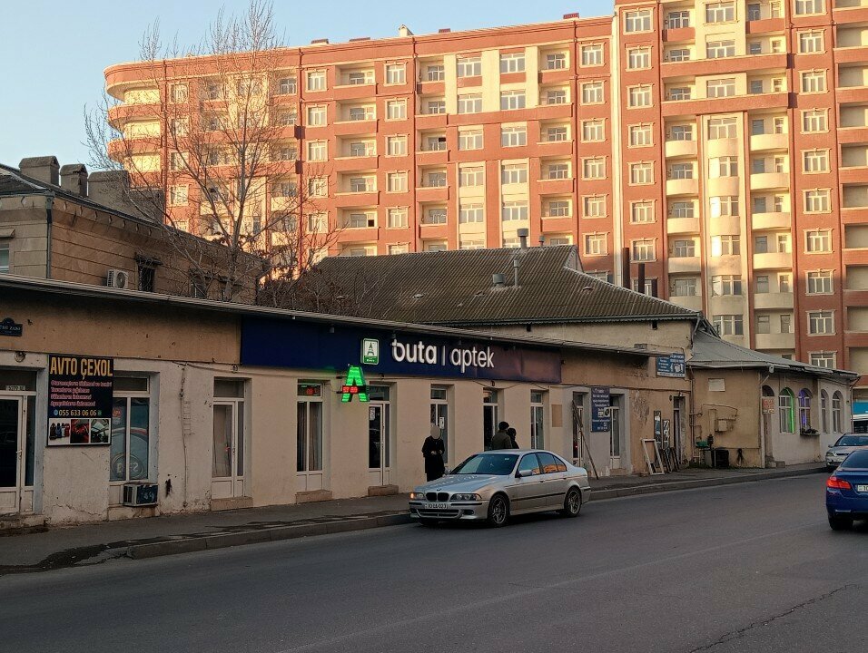 Eczaneler Buta Aptek, Bakü, foto