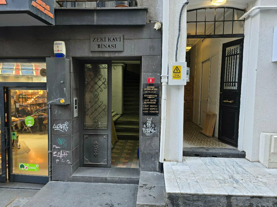 i̇ş merkezi Zeki Kavi Binası, İstanbul, foto