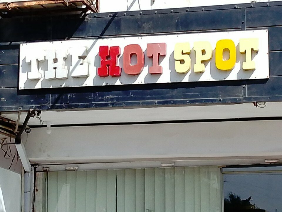 Restoran The Hot Spot Cafe, Karaçi, foto