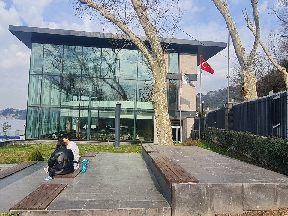 Eğitim merkezleri Yalı Kütüphanesi, İstanbul, foto