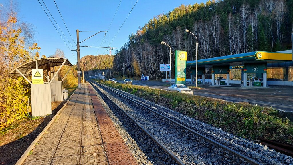 Benzin istasyonu 25 Часов, Krasnoyarski krayı, foto