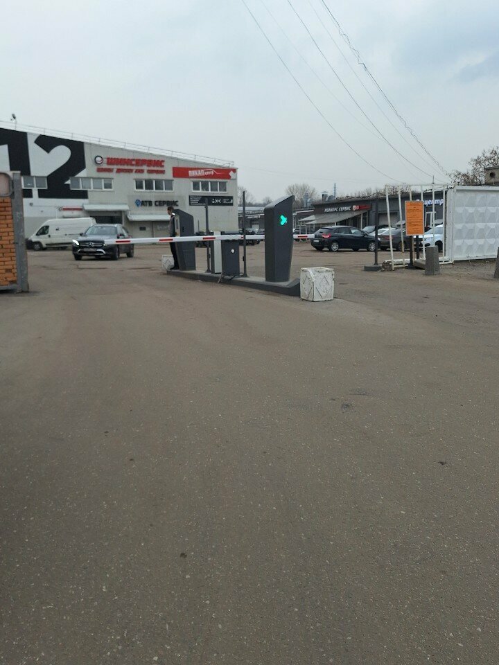 Otomobil yedek parçaları LiZeekr, Moskova, foto