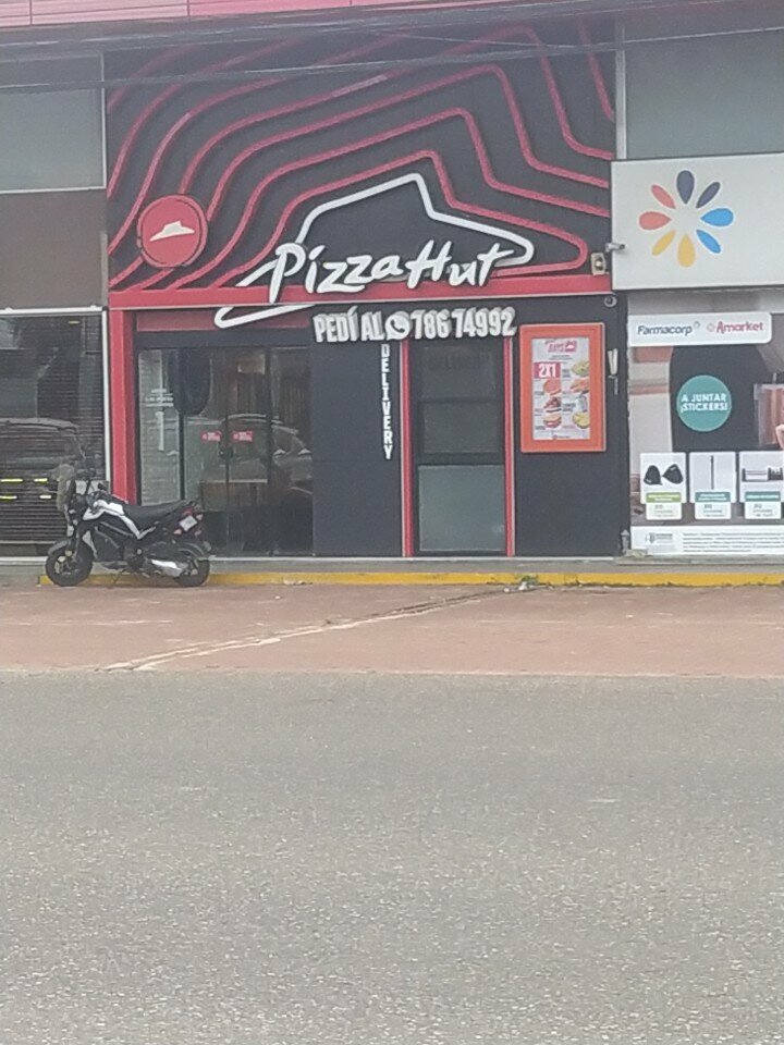 Pizzacılar Pizza Hut, Santa‑Krus, foto