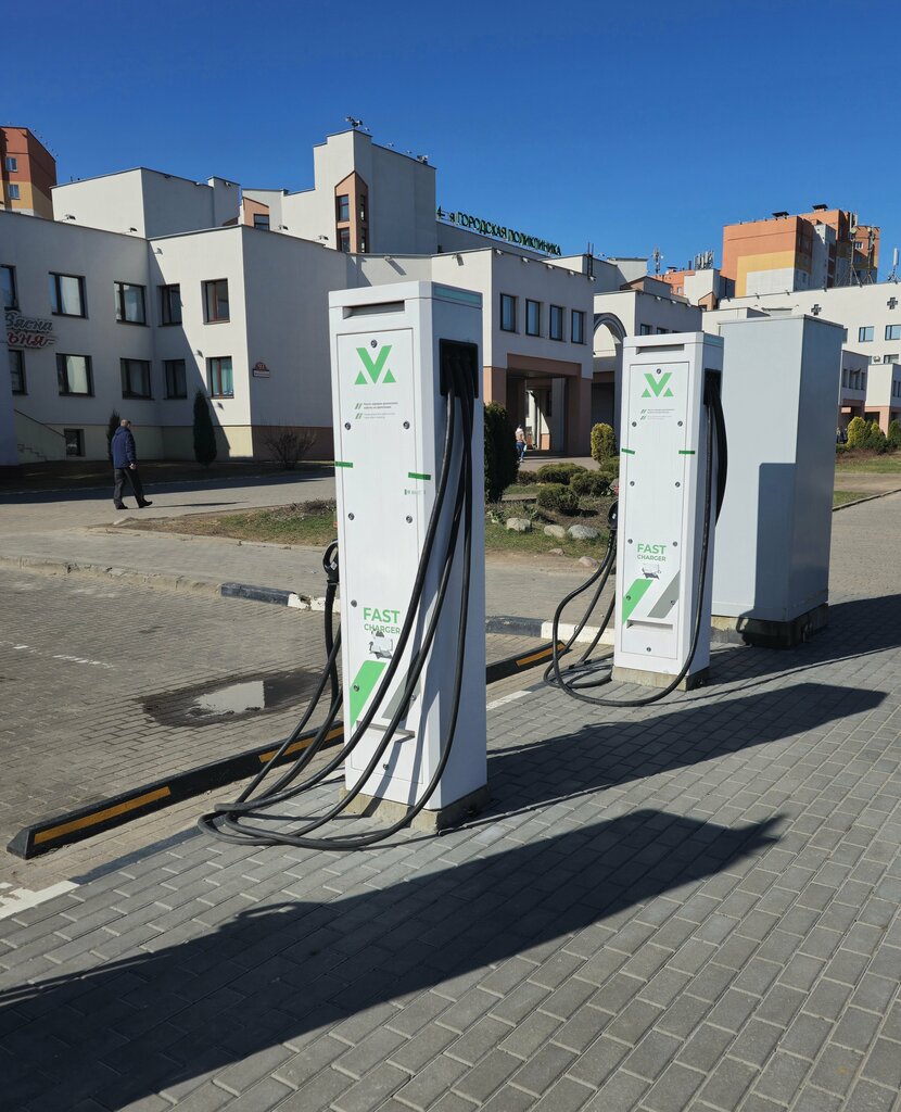 Elektrikli oto şarj istasyonları Malanka, Minsk, foto