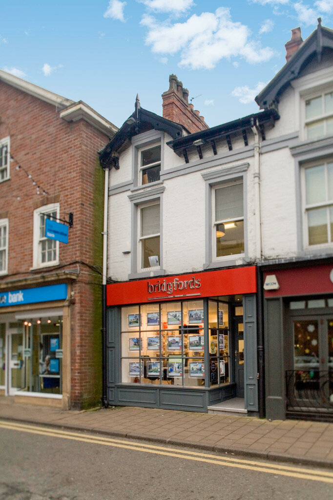 Konut kredisi hizmetleri Bridgfords Sales and Letting Agents Knutsford, İngiltere, foto
