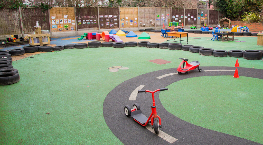 Ortaokul Bright Horizons East Barnet Day Nursery and Preschool, Londra, foto