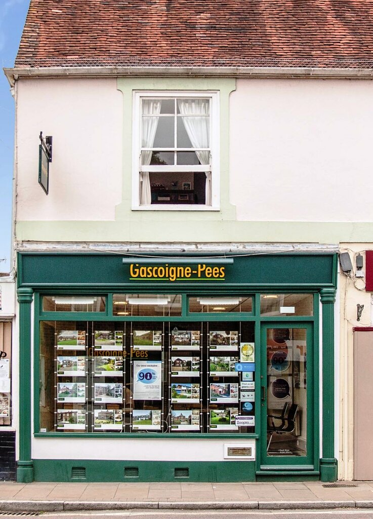 Arazi dizisi Gascoigne-Pees Estate Agent Emsworth, İngiltere, foto