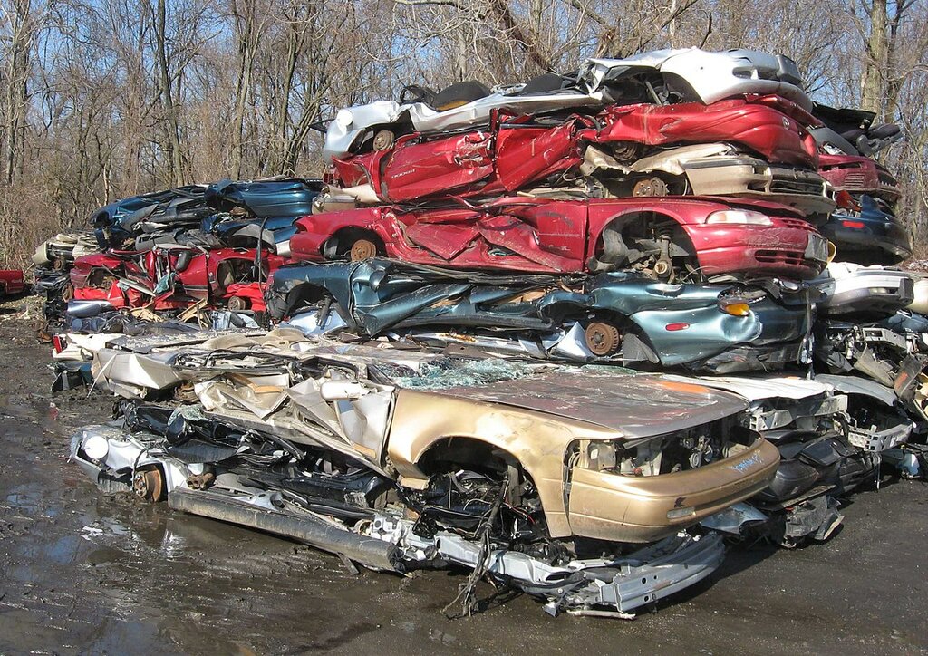 Kamyon ve ağır vasıta satış ve servis firmaları Fender Benders, Michigan Eyaleti, foto