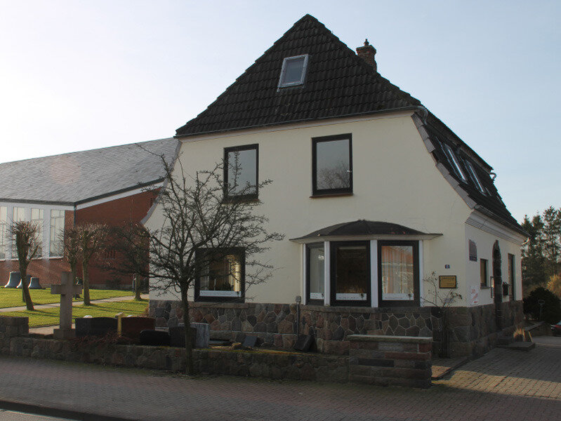 Cenaze hizmetleri Bestattungsinstitut Friedrich Warnke E. K., Schleswig‑Holstein, foto