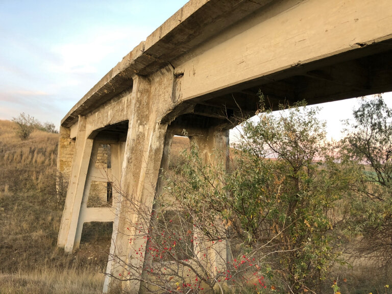 Turistik yerler Старый железнодорожный мост, Stavropolski krayı, foto