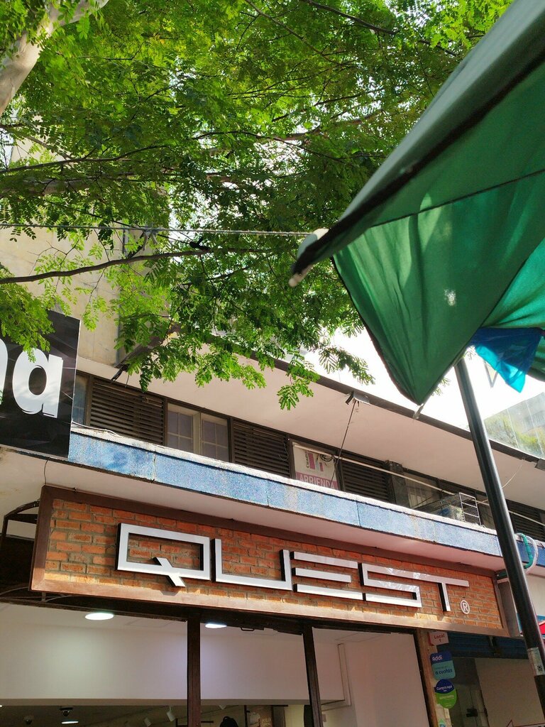 Giyim mağazası Quest, Medellin, foto