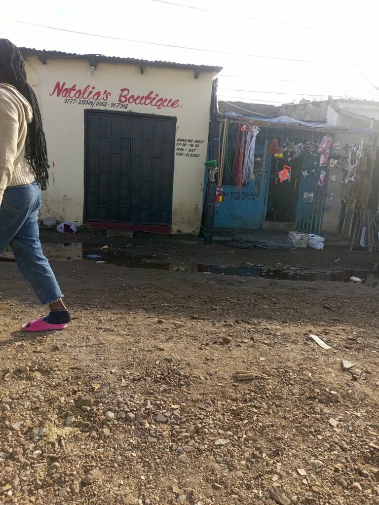 Mini-market Lovely Tailoring, Lusaka, foto
